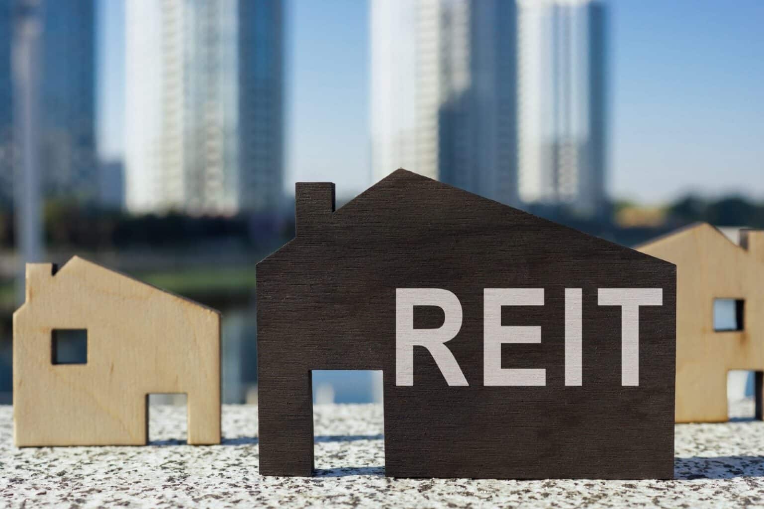 How do these REITs keep paying spectacular dividends? | The Twelfth Magpie